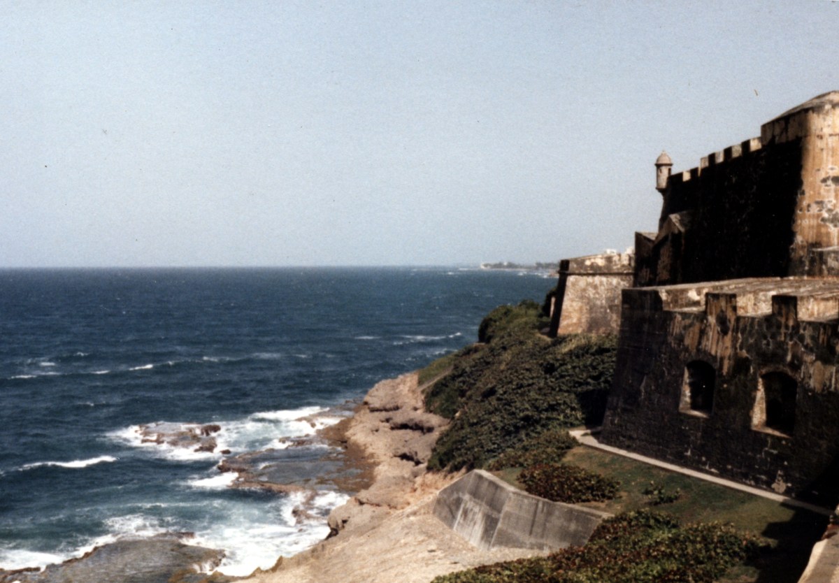 The Iconic “Spanish” Fort: Only a Spanish Galleon Says “Pirates” Better ...