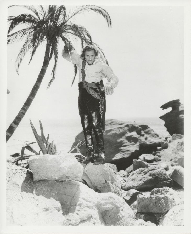 The Duel on the Beach, Part IV: Flynn versus Rathbone in Captain Blood ...